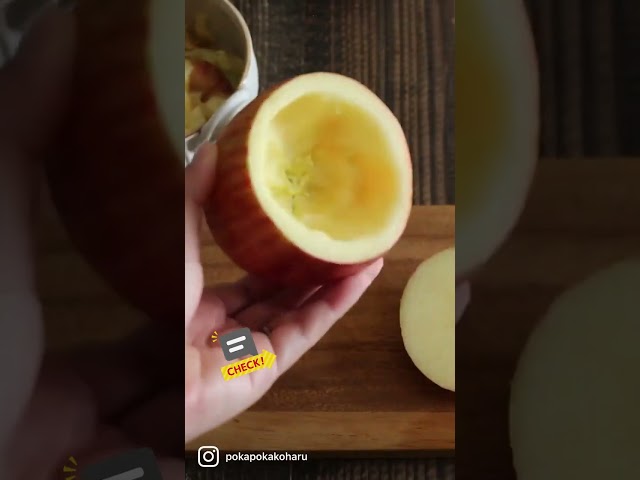 りんご丸ごと！焼きチーズケーキ ｜「小春🍲ぽかぽかびより」さんのレシピ｜クラシル #shorts | CookDo - 料理動画まとめ