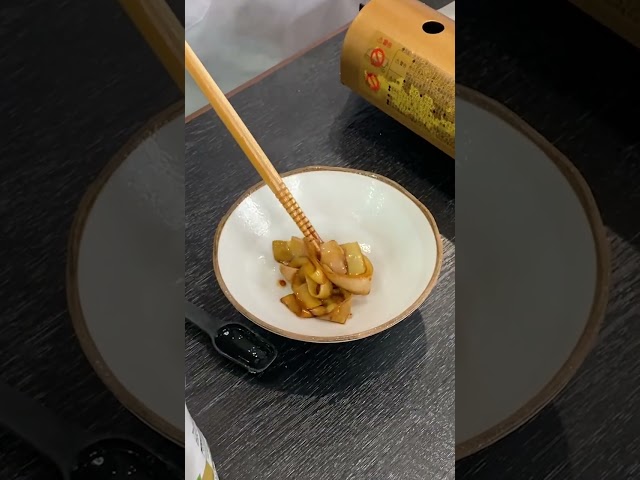 もう一生大根の皮を捨てなくなる魔法のきんぴらの作り方 #shorts | CookDo - 料理動画まとめ